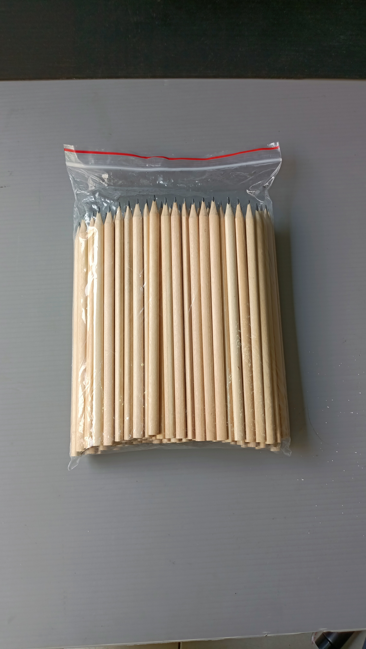 PENSIL HOTEL SEGIENAM KAYU ISI 100 PCS - Supplier Hotel